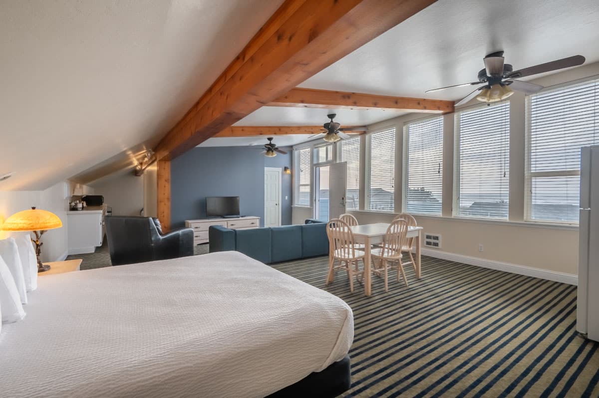 Spacious Family Suite with Full Kitchen at Pacific Reef Hotel